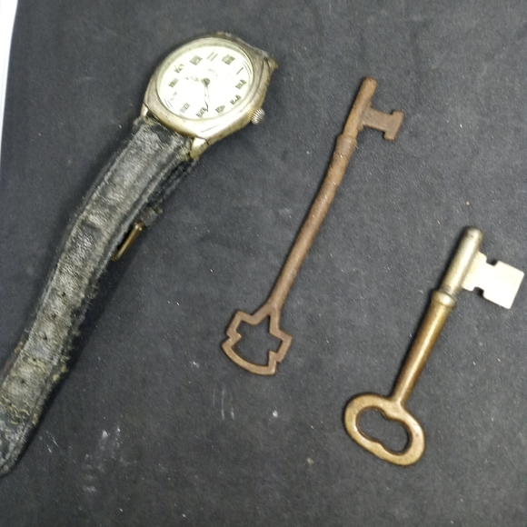 Other | Vintage Lock Deal Fossil Brand Watch And Two Skull Keys | Poshmark